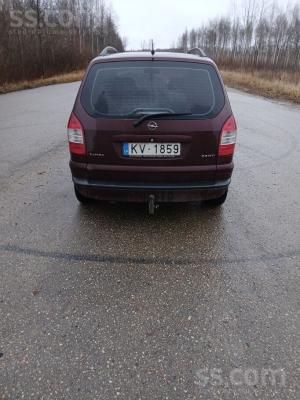 Red Opel Zafira 2004 in Liepaja, with an engine capacity of 2.20 L and mileage of 300 thousand km for 1200 €, photo 4 on AUTOMOTO.COM.LV