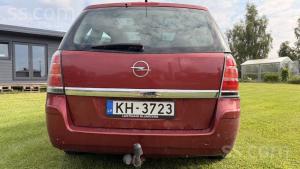 Red Opel Zafira 2005 in Saldus, with an engine capacity of 1.80 L and mileage of 232 thousand km for 1600 €, photo 3 on AUTOMOTO.COM.LV