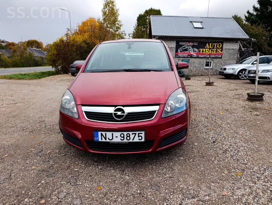 Sarkans Opel Zafira 2005 Rēzekne, ar dzinēja tilpumu 1.90 L un nobraukumu 225 tūkst. km par 1950 €, foto 3 vietnē AUTOMOTO.COM.LV