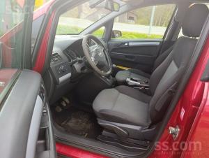 Sarkans Opel Zafira 2005 Rēzekne, ar dzinēja tilpumu 1.90 L un nobraukumu 225 tūkst. km par 1950 €, foto 11 vietnē AUTOMOTO.COM.LV