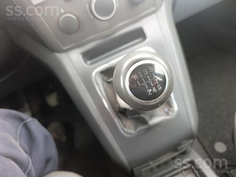Sarkans Opel Zafira 2005 Rēzekne, ar dzinēja tilpumu 1.90 L un nobraukumu 225 tūkst. km par 1950 €, foto 17 vietnē AUTOMOTO.COM.LV