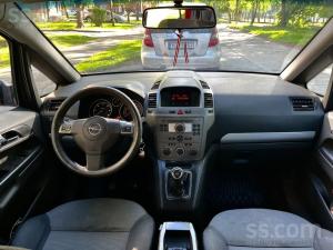 Sarkans Opel Zafira 2006 Rīga, ar dzinēja tilpumu 1.90 L un nobraukumu 421 tūkst. km par 1530 €, foto 7 vietnē AUTOMOTO.COM.LV