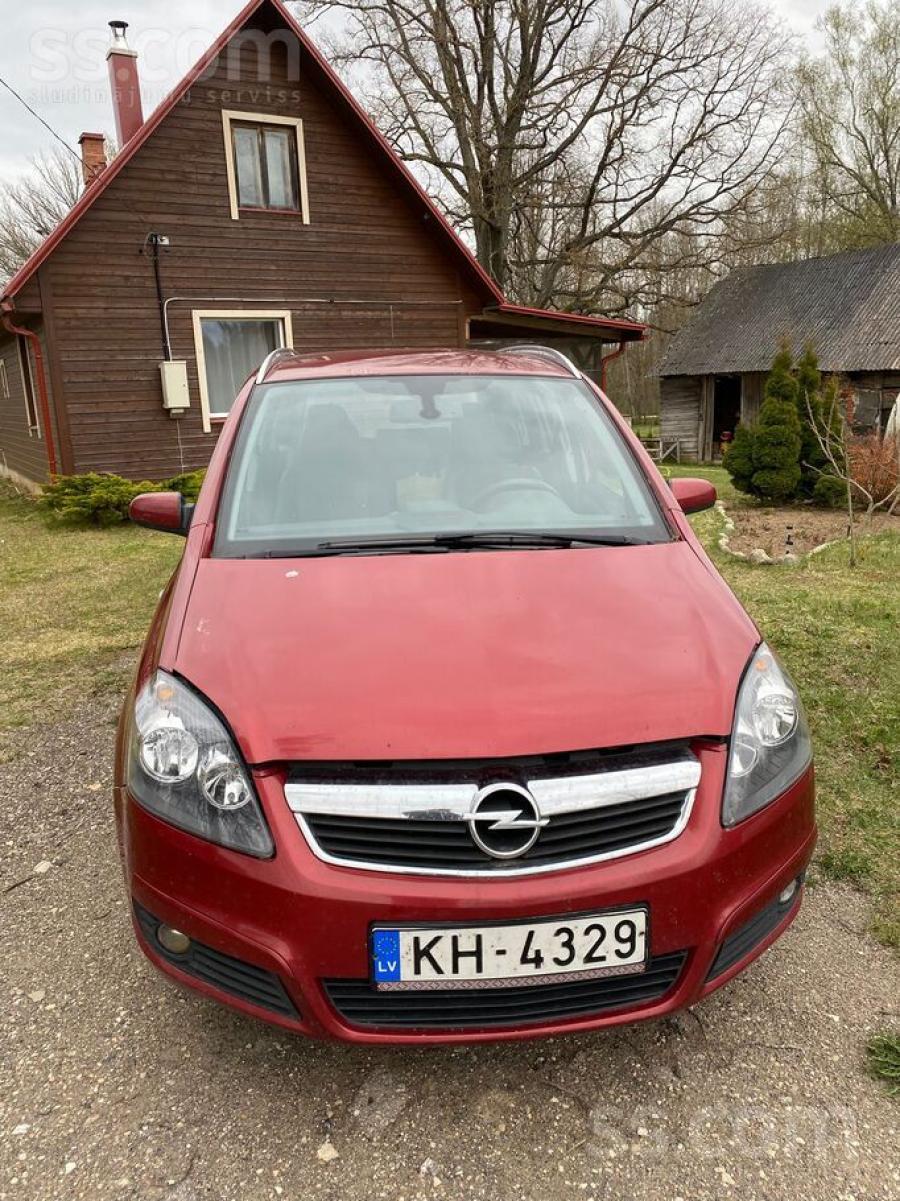 Red Opel Zafira 2006 in Rezekne, with an engine capacity of 1.90 L and mileage of 350 thousand km for 550 €, photo 1 on AUTOMOTO.COM.LV