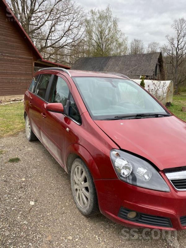 Sarkans Opel Zafira 2006 Rēzekne, ar dzinēja tilpumu 1.90 L un nobraukumu 350 tūkst. km par 550 €, foto 3 vietnē AUTOMOTO.COM.LV