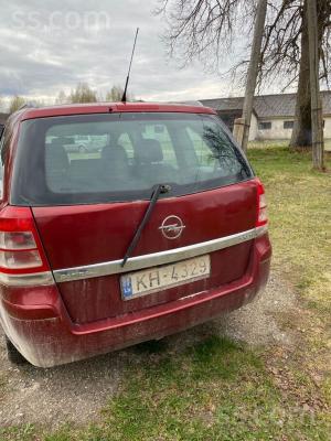 Red Opel Zafira 2006 in Rezekne, with an engine capacity of 1.90 L and mileage of 350 thousand km for 550 €, photo 5 on AUTOMOTO.COM.LV