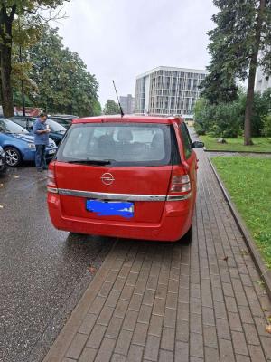 Red Opel Zafira 2008 in Vilnius, with an engine capacity of 1.69 L and mileage of 243 thousand km for 2100 €, photo 5 on AUTOMOTO.COM.LV
