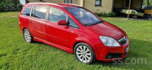 Sarkans Opel Zafira 2010 Bauska, ar dzinēja tilpumu 1.70 L un nobraukumu 318 tūkst. km par 1450 €, foto  vietnē AUTOMOTO.COM.LV