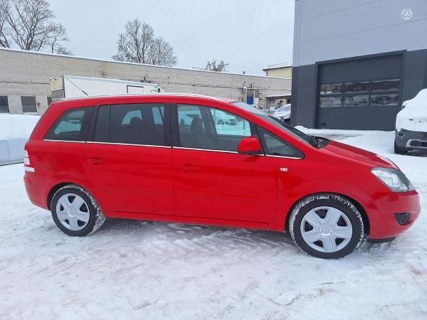 Red Opel Zafira 2011 in Jonava, with an engine capacity of 1.69 L and mileage of 282 thousand km for 2950 €, photo 5 on AUTOMOTO.COM.LV