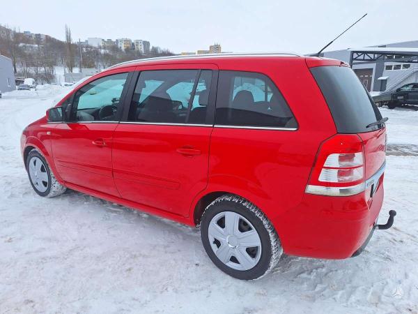 Red Opel Zafira 2011 in Jonava, with an engine capacity of 1.69 L and mileage of 282 thousand km for 2950 €, photo 10 on AUTOMOTO.COM.LV