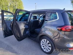 Red Opel Zafira 2012 in Riga, with an engine capacity of 2.00 L and mileage of 214 thousand km for 2350 €, photo 24 on AUTOMOTO.COM.LV