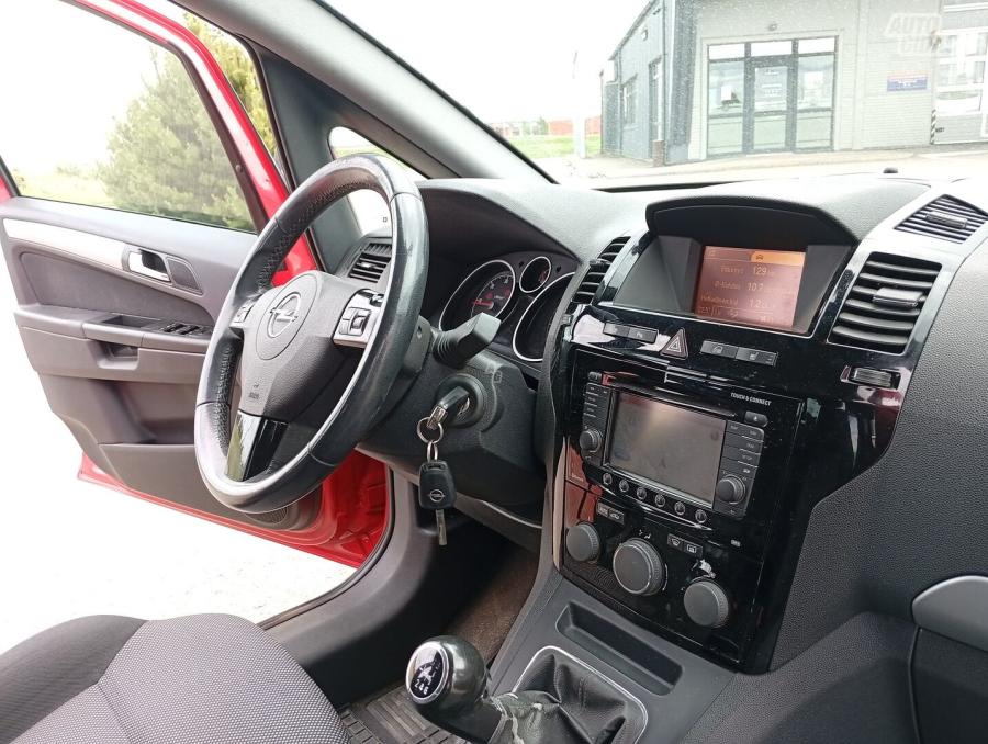 Sarkans Opel Zafira 2012 Viļņa, ar dzinēja tilpumu 1.70 L un nobraukumu 370 tūkst. km par 2750 €, foto 24 vietnē AUTOMOTO.COM.LV