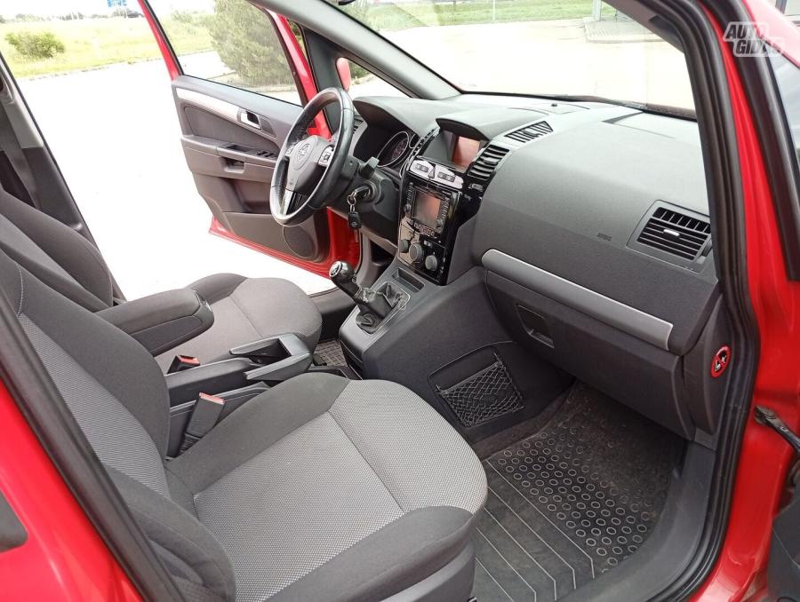 Sarkans Opel Zafira 2012 Viļņa, ar dzinēja tilpumu 1.70 L un nobraukumu 370 tūkst. km par 2700 €, foto 29 vietnē AUTOMOTO.COM.LV