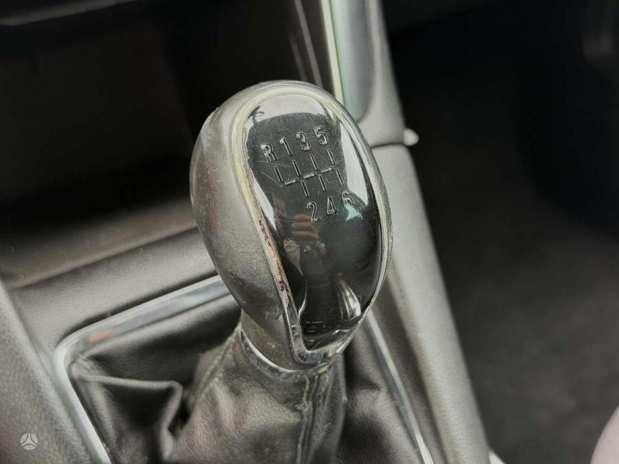 Sarkans Opel Zafira 2012 Tauragė, ar dzinēja tilpumu 2.00 L un nobraukumu 276 tūkst. km par 4750 €, foto 20 vietnē AUTOMOTO.COM.LV
