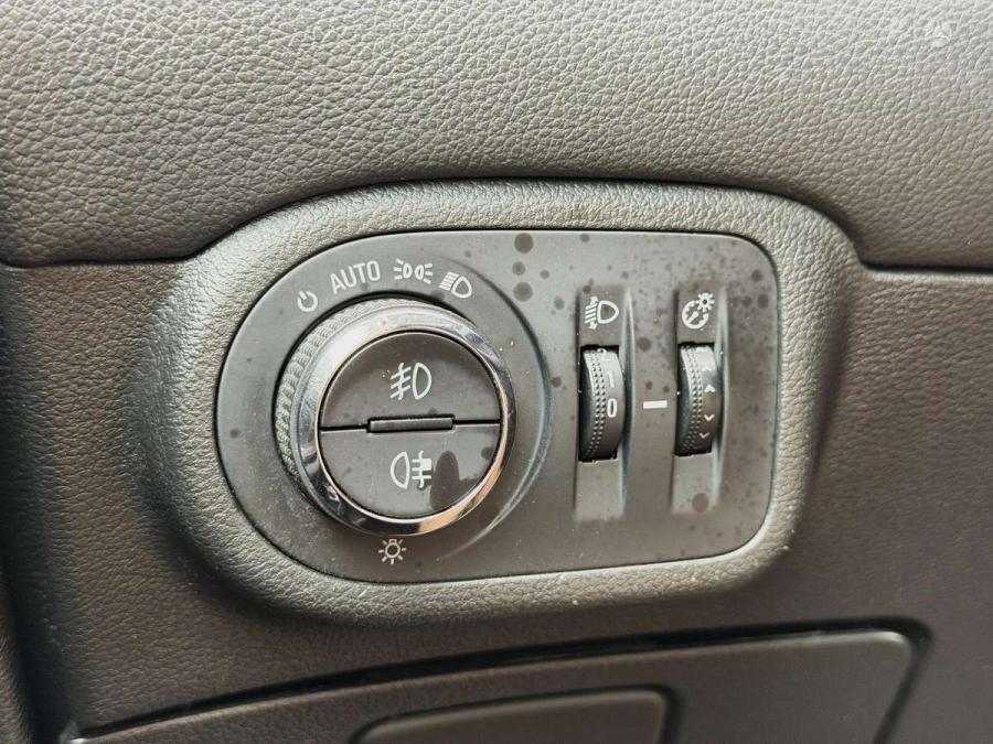 Sarkans Opel Zafira 2012 Tauragė, ar dzinēja tilpumu 2.00 L un nobraukumu 276 tūkst. km par 4750 €, foto 23 vietnē AUTOMOTO.COM.LV