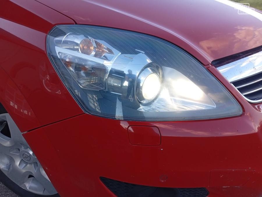 Red Opel Zafira 2012 in Siauliai, with an engine capacity of 1.70 L and mileage of 300 thousand km for 2550 €, photo 15 on AUTOMOTO.COM.LV