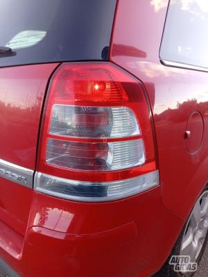 Red Opel Zafira 2012 in Siauliai, with an engine capacity of 1.70 L and mileage of 300 thousand km for 2550 €, photo 16 on AUTOMOTO.COM.LV