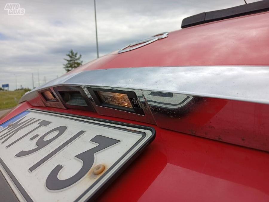 Red Opel Zafira 2012 in Siauliai, with an engine capacity of 1.70 L and mileage of 300 thousand km for 2550 €, photo 28 on AUTOMOTO.COM.LV