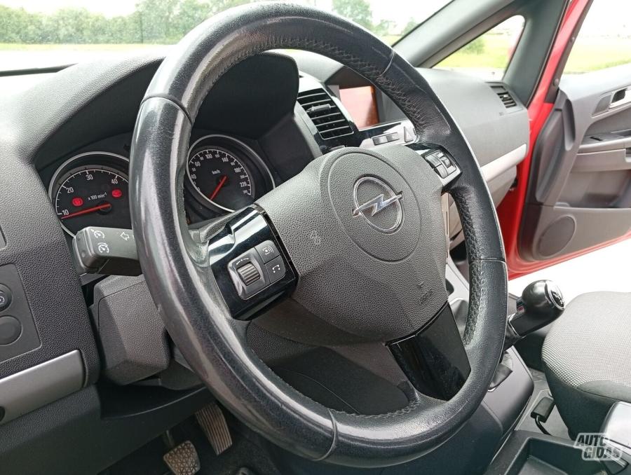 Sarkans Opel Zafira 2012 Viļņa, ar dzinēja tilpumu 1.70 L un nobraukumu 300 tūkst. km par 2550 €, foto 27 vietnē AUTOMOTO.COM.LV