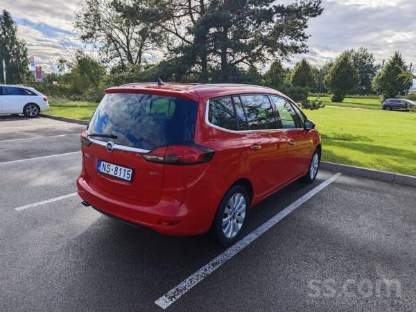 Sarkans Opel Zafira 2013 Rīga, ar dzinēja tilpumu 2.00 L un nobraukumu 288 tūkst. km par 5700 €, foto 3 vietnē AUTOMOTO.COM.LV