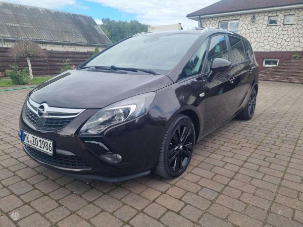 Sarkans Opel Zafira 2015 Utena, ar dzinēja tilpumu 1.60 L un nobraukumu 225 tūkst. km par 6150 €, foto 1 vietnē AUTOMOTO.COM.LV