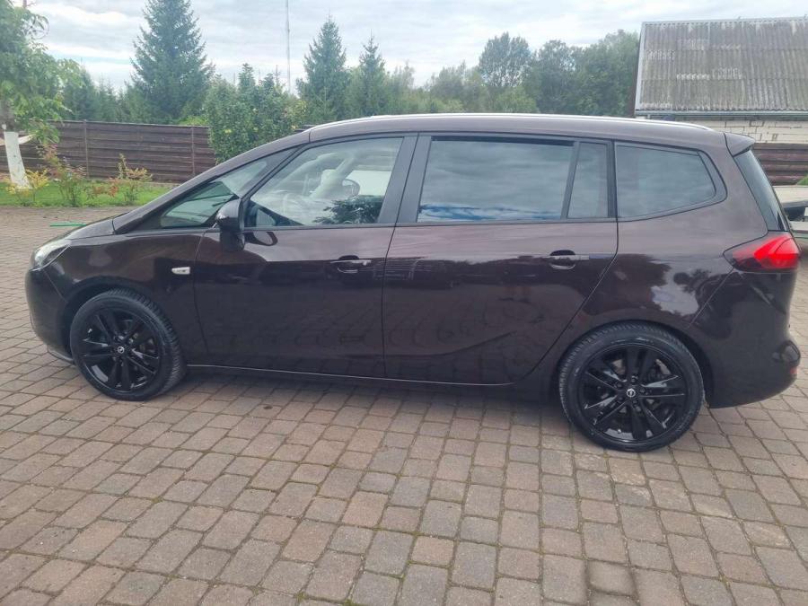 Sarkans Opel Zafira 2015 Utena, ar dzinēja tilpumu 1.60 L un nobraukumu 225 tūkst. km par 6150 €, foto 8 vietnē AUTOMOTO.COM.LV