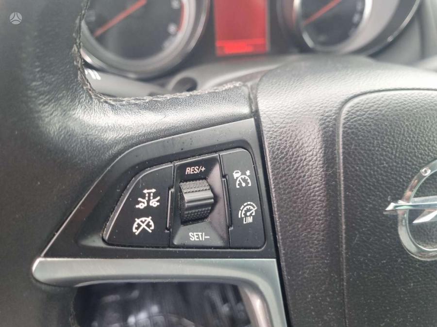 Sarkans Opel Zafira 2015 Utena, ar dzinēja tilpumu 1.60 L un nobraukumu 225 tūkst. km par 6150 €, foto 22 vietnē AUTOMOTO.COM.LV