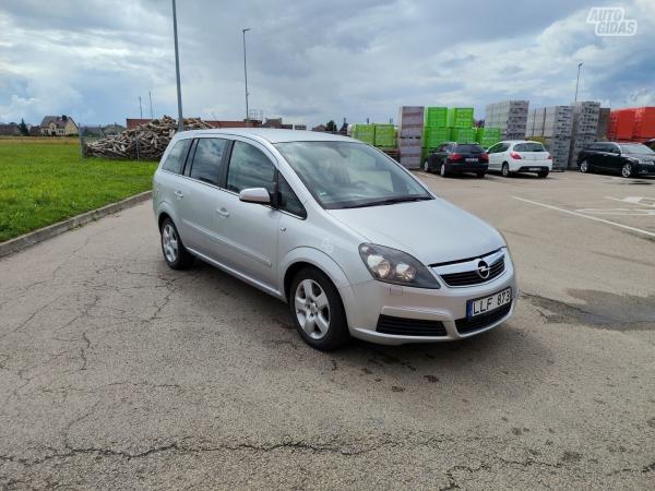 Opel Zafira 2006 in Siauliai, with an engine capacity of 1.90 L and mileage of 296 thousand km for 1400 €, photo 1 on AUTOMOTO.COM.LV