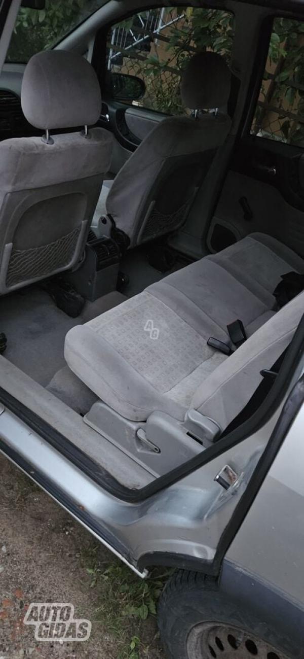 Opel Zafira 2003 in Kaunas, with an engine capacity of 2.00 L and mileage of 274 thousand km for 850 €, photo 2 on AUTOMOTO.COM.LV