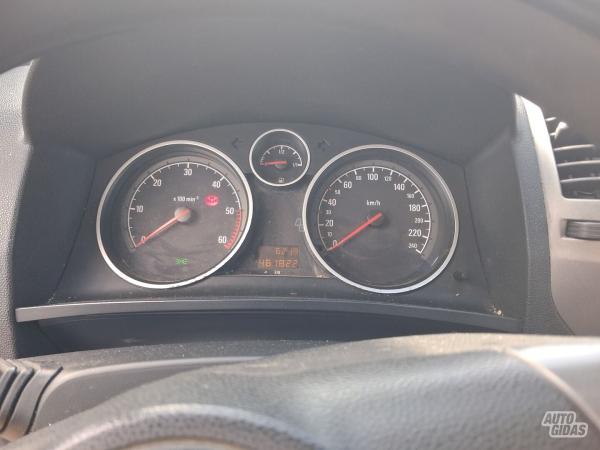 Opel Zafira 2006 in Mazeikiai, with an engine capacity of 1.90 L and mileage of 4 thousand km for 1600 €, photo 8 on AUTOMOTO.COM.LV