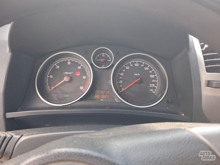 Opel Zafira 2006 Mažeikiai, ar dzinēja tilpumu 1.90 L un nobraukumu 4 tūkst. km par 1600 €, foto 9 vietnē AUTOMOTO.COM.LV