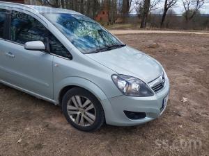 Opel Zafira 2009 Cēsis, ar dzinēja tilpumu 1.70 L un nobraukumu 409 tūkst. km par 1600 €, foto 4 vietnē AUTOMOTO.COM.LV