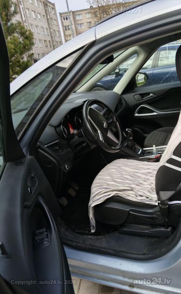 Opel Zafira 2013 Narva, ar dzinēja tilpumu 1.40 L un nobraukumu 203 tūkst. km par 5000 €, foto 2 vietnē AUTOMOTO.COM.LV