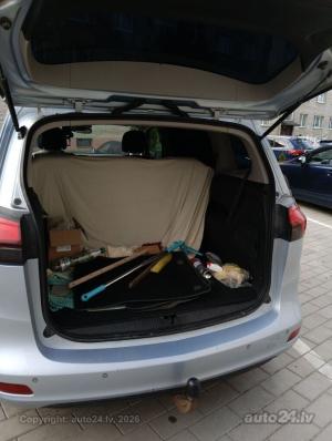 Opel Zafira 2013 in Narva, with an engine capacity of 1.40 L and mileage of 203 thousand km for 5000 €, photo 4 on AUTOMOTO.COM.LV