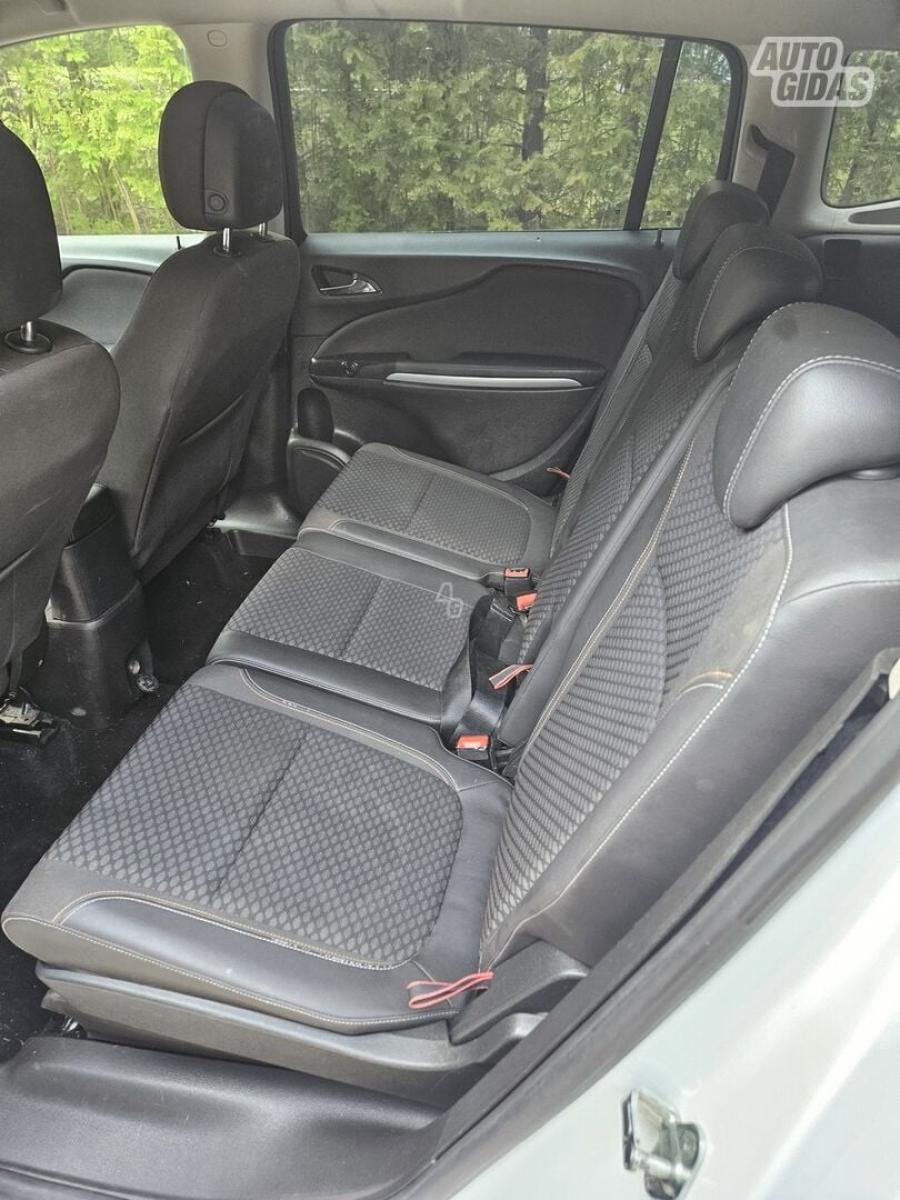 Opel Zafira 2013 in Prienai, with an engine capacity of 2.00 L and mileage of 280 thousand km for 3000 €, photo 12 on AUTOMOTO.COM.LV