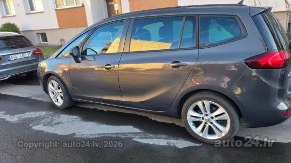 Opel Zafira 2014 in Tallinn, with an engine capacity of 1.60 L and mileage of 239 thousand km for 6950 €, photo 5 on AUTOMOTO.COM.LV