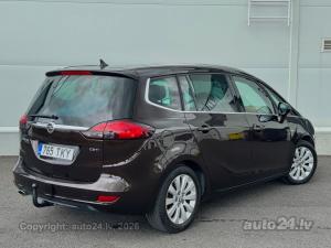 Opel Zafira 2014 in Tallinn, with an engine capacity of 2.00 L and mileage of 242 thousand km for 5299 €, photo 5 on AUTOMOTO.COM.LV