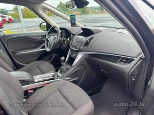 Opel Zafira 2015 in Narva, with an engine capacity of 1.60 L and mileage of 310 thousand km for 3990 €, photo 3 on AUTOMOTO.COM.LV
