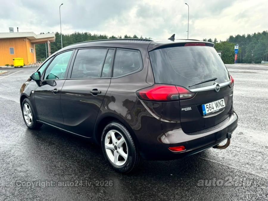 Opel Zafira 2015 in Narva, with an engine capacity of 1.60 L and mileage of 310 thousand km for 3990 €, photo 7 on AUTOMOTO.COM.LV