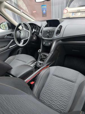 Черный Опель Zafira Tourer 2012 в Таураге, объемом двигателя 1.96 л и пробегом 260 тыс. км за 4650 €, фото 14 на AUTOMOTO.COM.LV