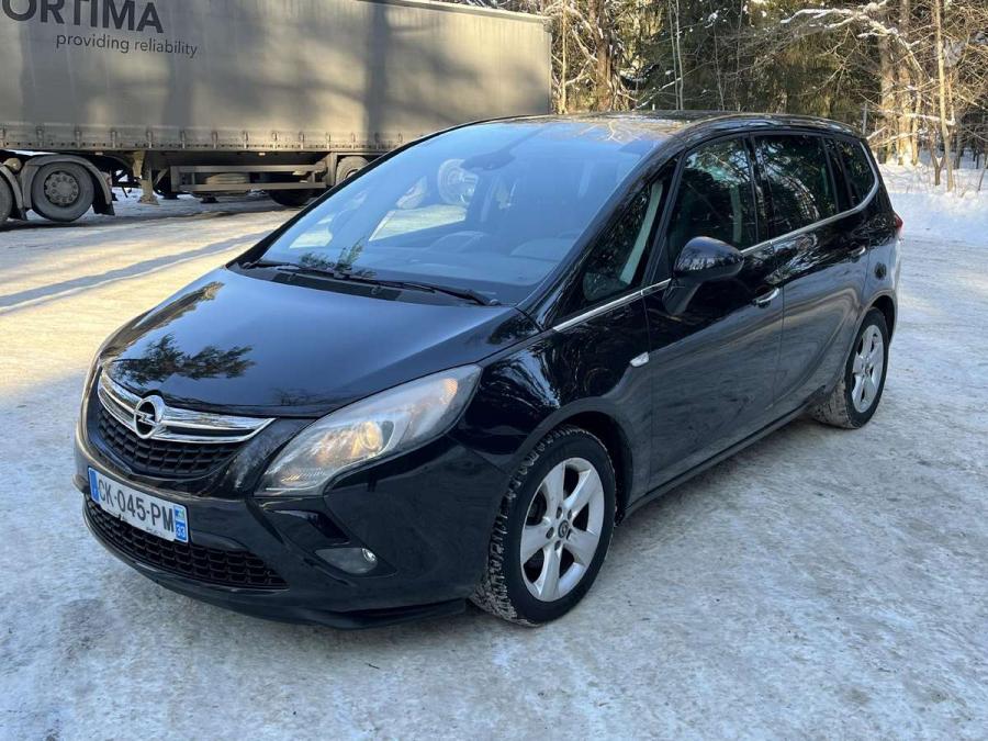 Черный Опель Zafira Tourer 2012 в Таураге, объемом двигателя 1.96 л и пробегом 212 тыс. км за 4250 €, фото 1 на AUTOMOTO.COM.LV