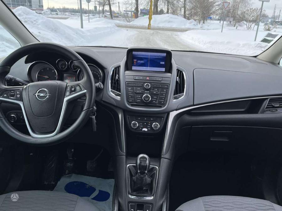 Melns Opel Zafira Tourer 2012 Tauragė, ar dzinēja tilpumu 1.96 L un nobraukumu 210 tūkst. km par 3950 €, foto 19 vietnē AUTOMOTO.COM.LV