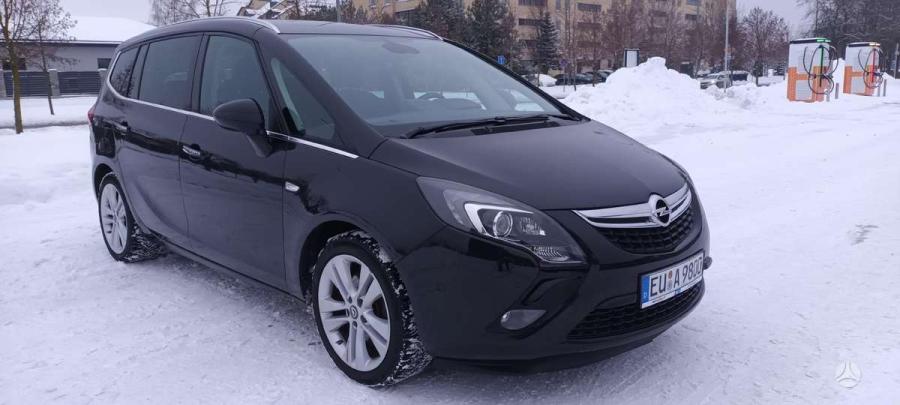 Melns Opel Zafira Tourer 2012 Šauļi, ar dzinēja tilpumu 1.96 L un nobraukumu 131 tūkst. km par 5350 €, foto 1 vietnē AUTOMOTO.COM.LV