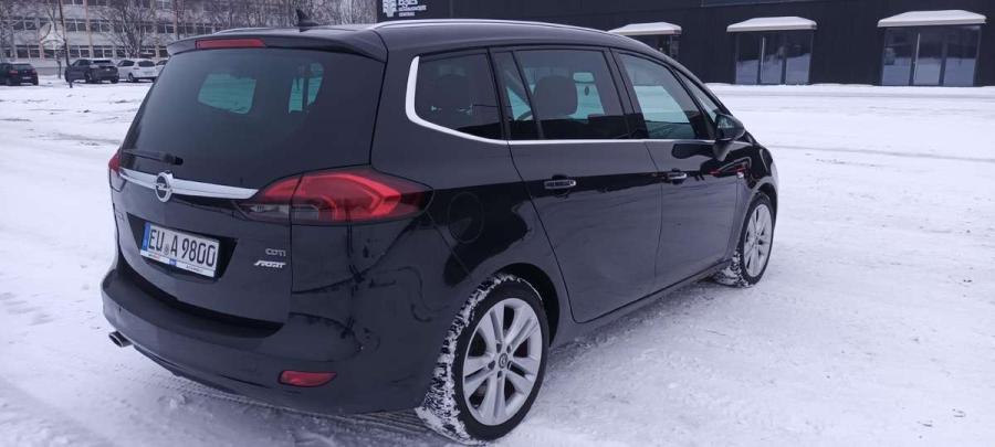 Melns Opel Zafira Tourer 2012 Šauļi, ar dzinēja tilpumu 1.96 L un nobraukumu 131 tūkst. km par 5350 €, foto 4 vietnē AUTOMOTO.COM.LV