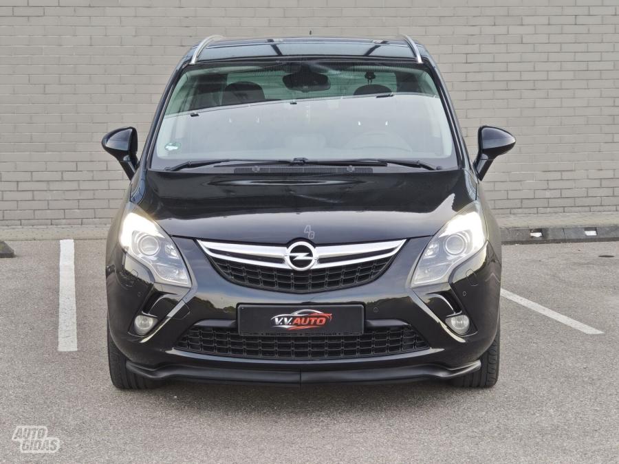 Black Opel Zafira Tourer 2012 in Vilnius, with an engine capacity of 2.00 L and mileage of 291 thousand km for 5300 €, photo 4 on AUTOMOTO.COM.LV