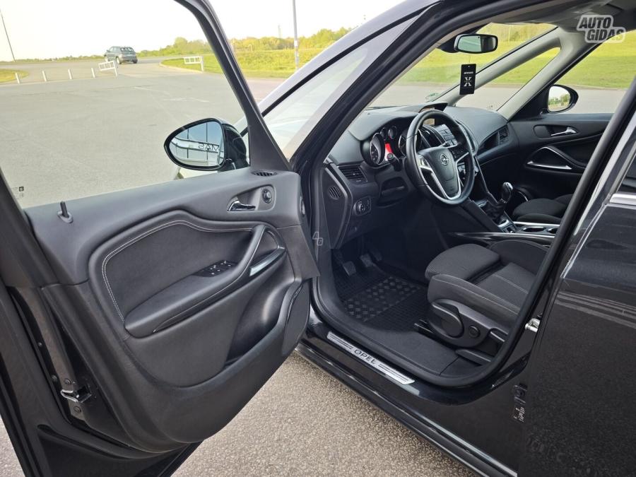 Black Opel Zafira Tourer 2012 in Vilnius, with an engine capacity of 2.00 L and mileage of 291 thousand km for 5300 €, photo 14 on AUTOMOTO.COM.LV