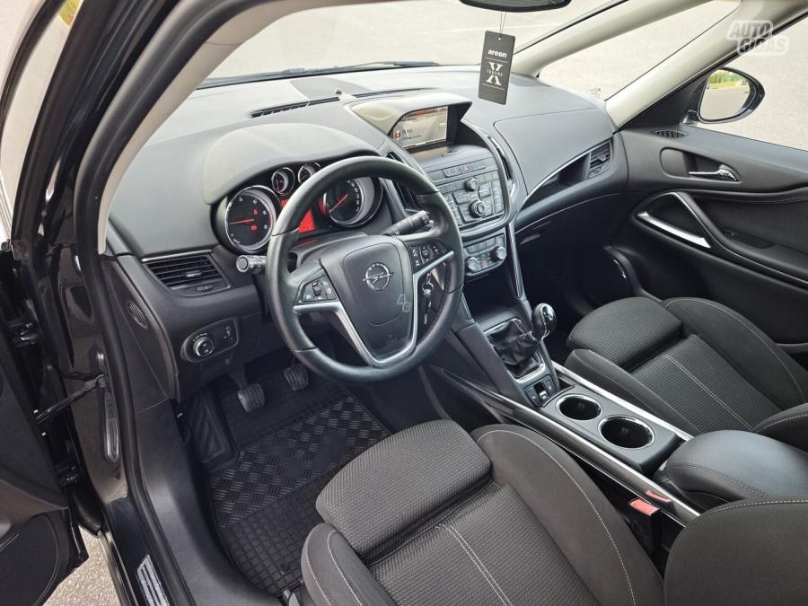 Black Opel Zafira Tourer 2012 in Vilnius, with an engine capacity of 2.00 L and mileage of 291 thousand km for 5300 €, photo 16 on AUTOMOTO.COM.LV