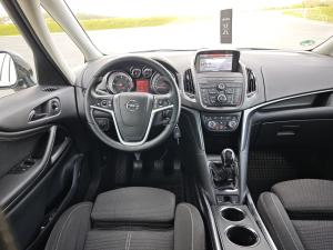 Black Opel Zafira Tourer 2012 in Vilnius, with an engine capacity of 2.00 L and mileage of 291 thousand km for 5300 €, photo 17 on AUTOMOTO.COM.LV