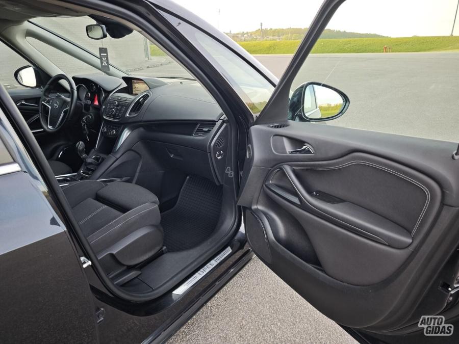 Black Opel Zafira Tourer 2012 in Vilnius, with an engine capacity of 2.00 L and mileage of 291 thousand km for 5300 €, photo 23 on AUTOMOTO.COM.LV