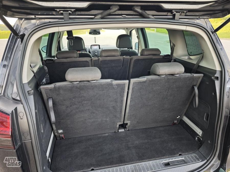 Black Opel Zafira Tourer 2012 in Vilnius, with an engine capacity of 2.00 L and mileage of 291 thousand km for 5300 €, photo 27 on AUTOMOTO.COM.LV