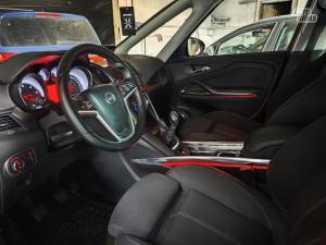 Black Opel Zafira Tourer 2012 in Vilnius, with an engine capacity of 2.00 L and mileage of 291 thousand km for 5300 €, photo 28 on AUTOMOTO.COM.LV